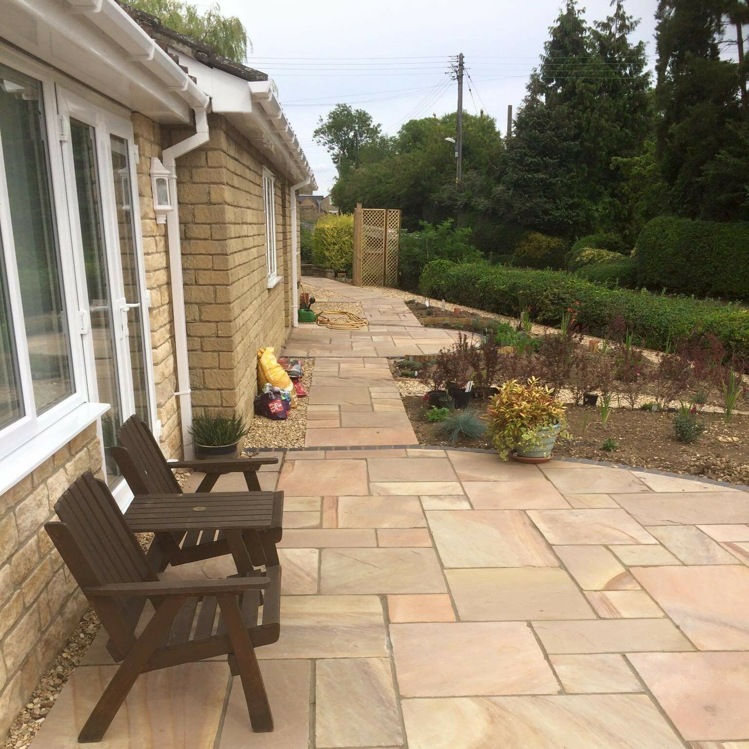 Rippon Buff Sandstone - Hand Dressed Edges - 90 x 60cm Packs - The Mick ...