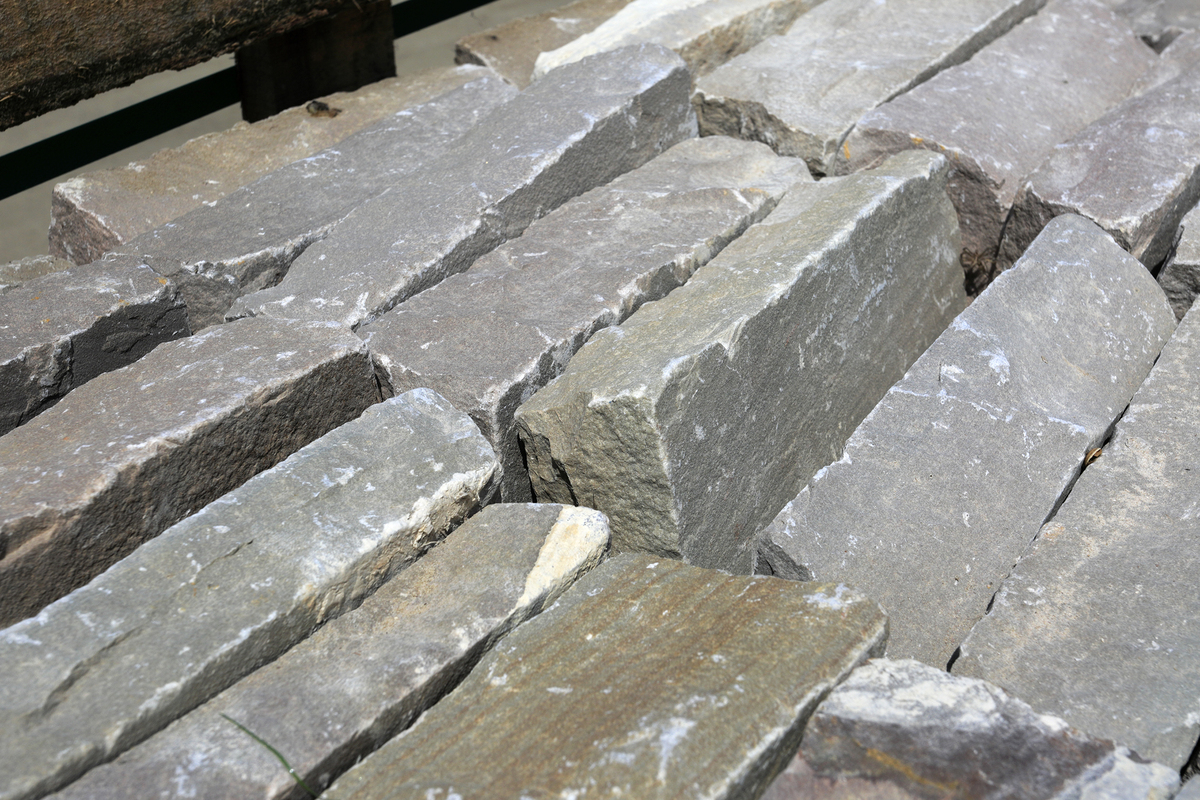 Raj Green Sandstone Cobbles - Paving - Mick George