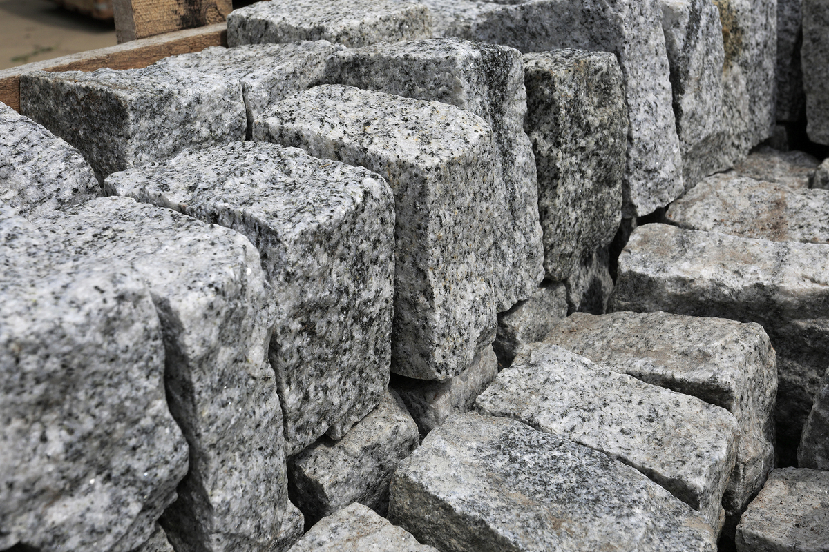 Silver Granite Cobbles - Paving - Mick George